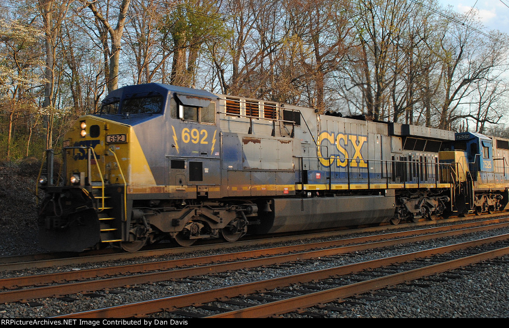 CSX 692 Q034-09